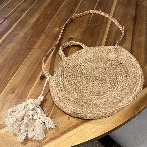 Pull&Bear | Bags | Woven Jute Bag With Shell Tassels | Poshmark